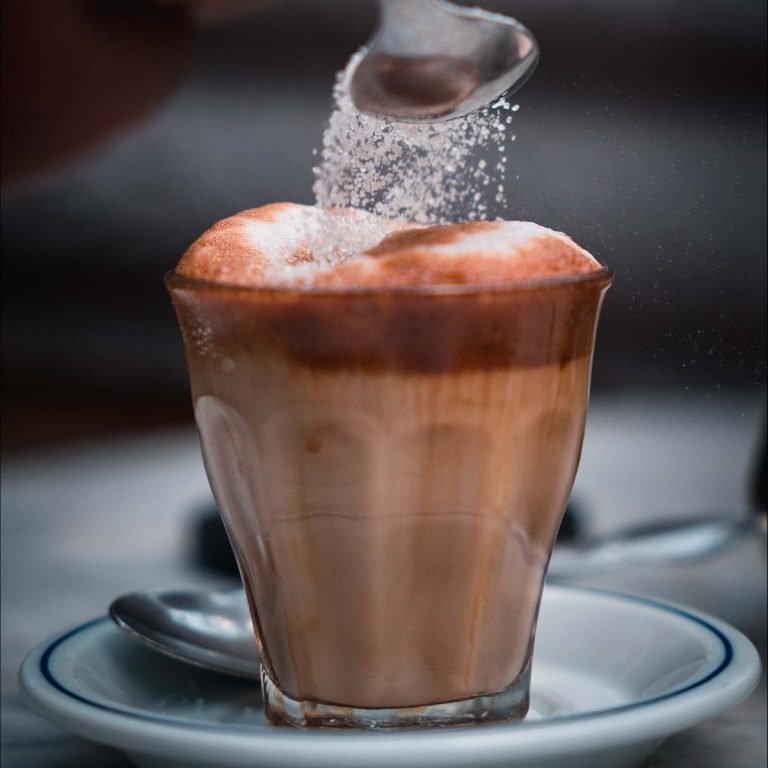 How To Make A Latte At Home (Easy 4 Step Guide!)
